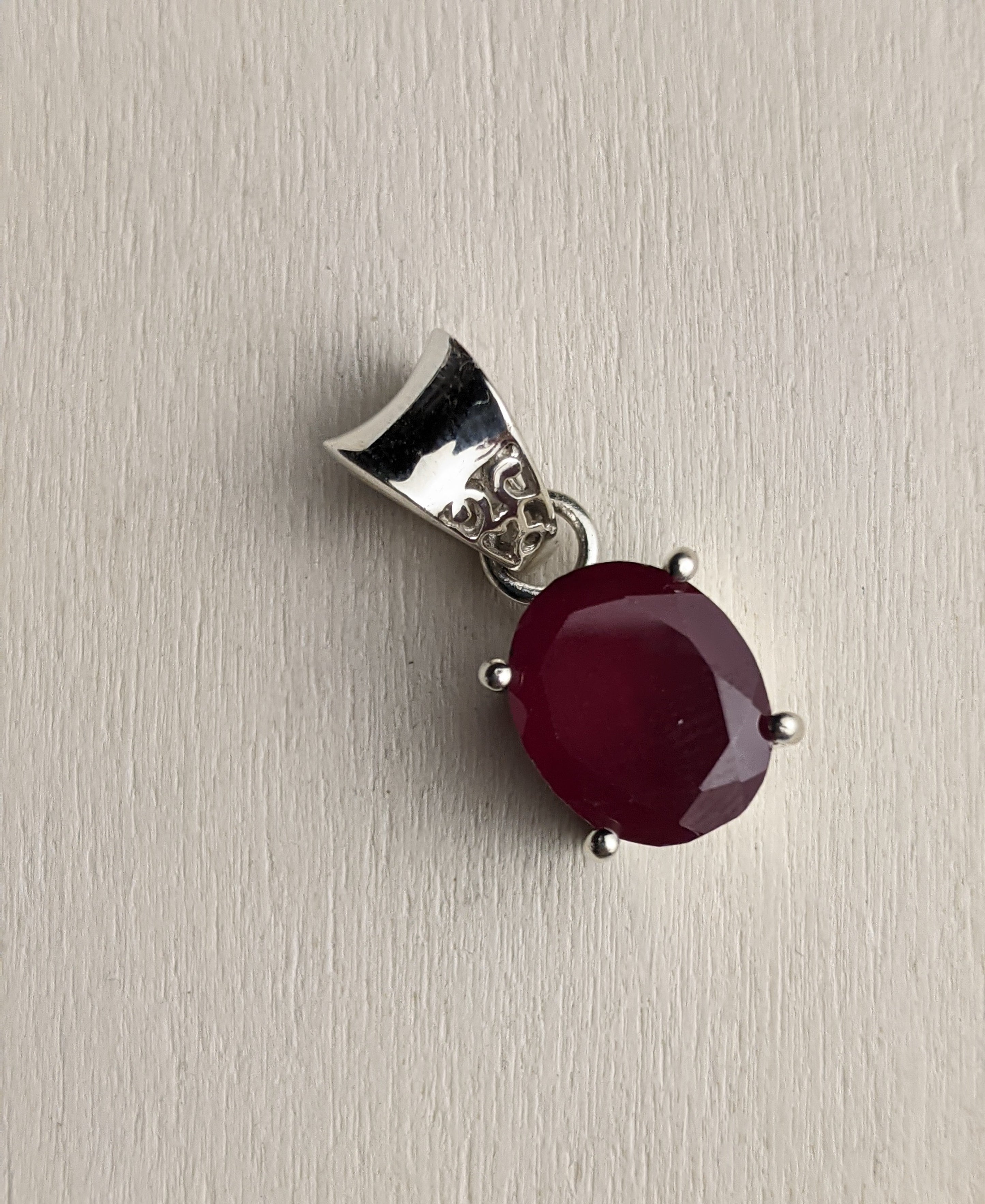 Royal Ruby Pendant – Inti Crafts