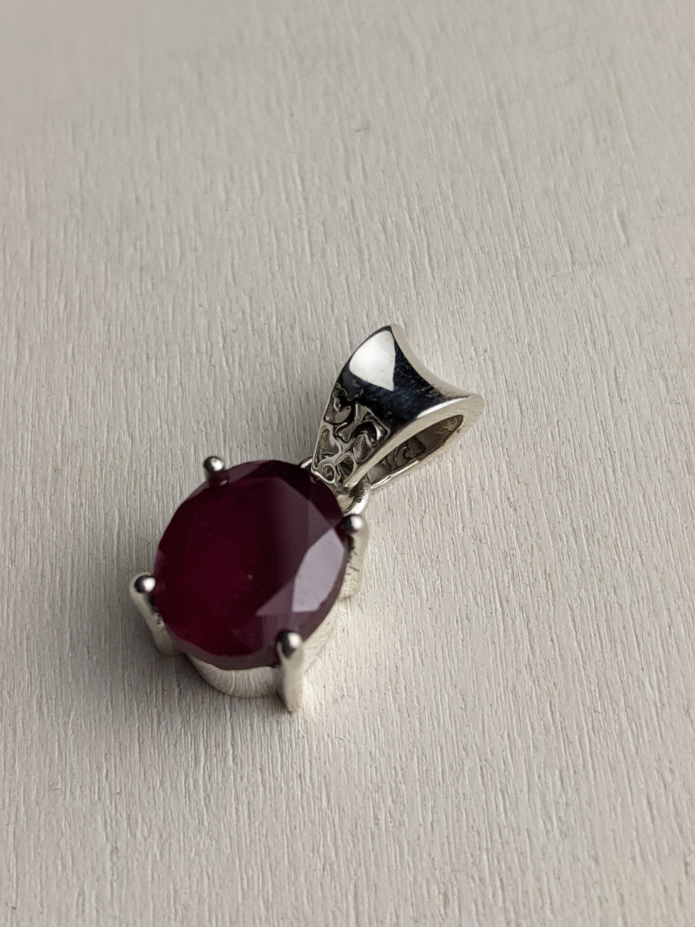 Royal Ruby Pendant – Inti Crafts